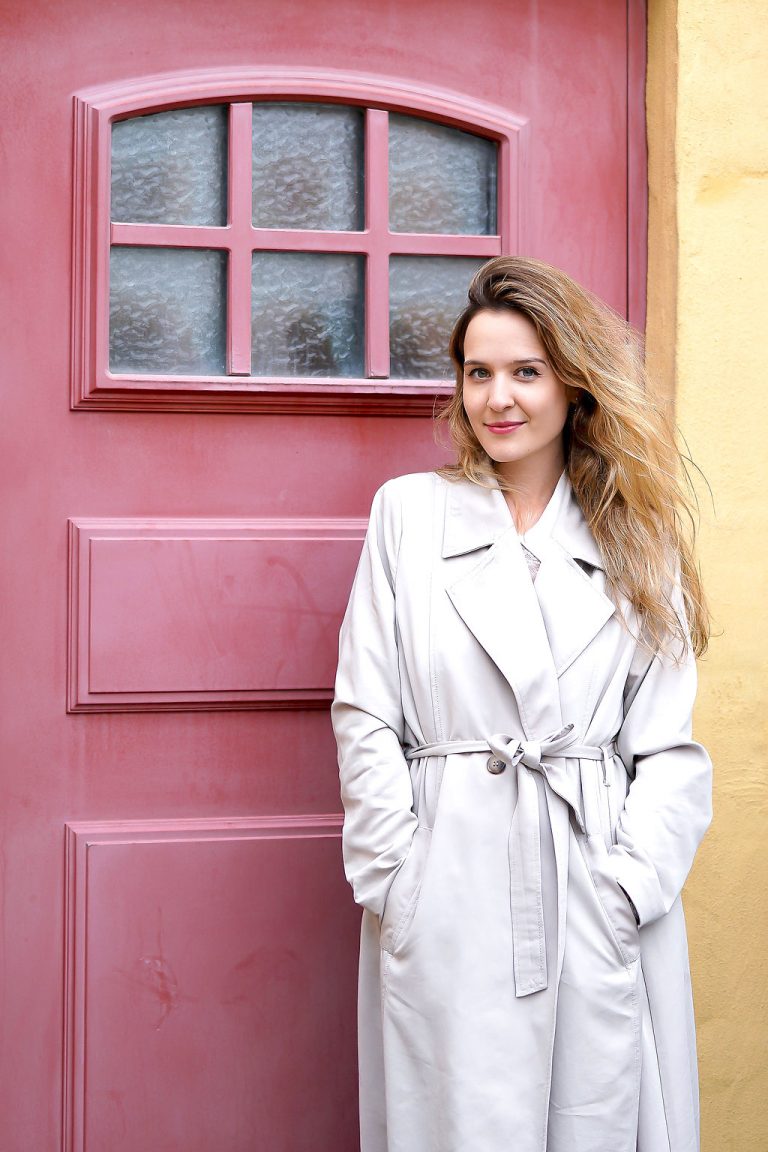 How to wear a trench coat ? – Plumedaure